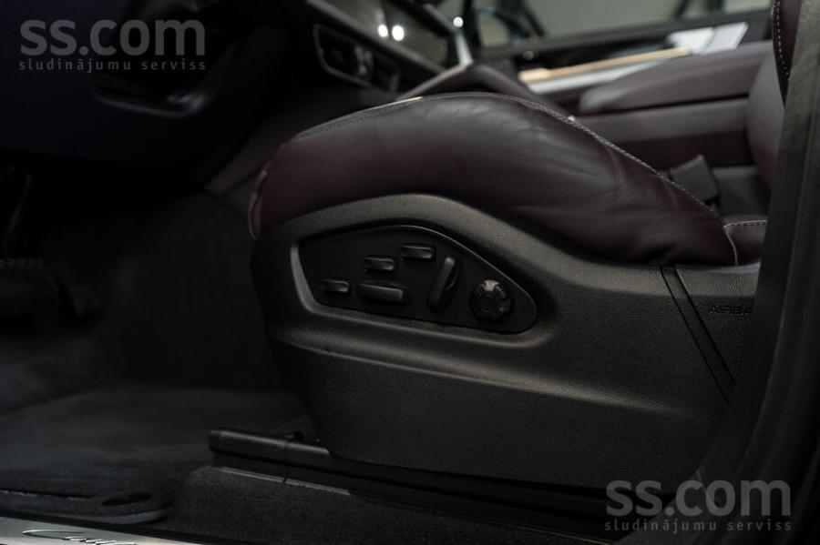 Melns Porsche Cayenne 2025 Rīga, ar dzinēja tilpumu 3.00 L un nobraukumu 17 tūkst. km par 94138 €, foto 16 vietnē AUTOMOTO.COM.LV