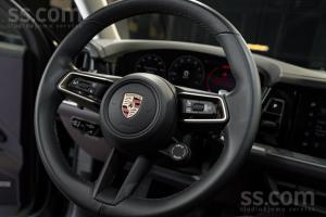Melns Porsche Cayenne 2025 Rīga, ar dzinēja tilpumu 3.00 L un nobraukumu 17 tūkst. km par 94138 €, foto 19 vietnē AUTOMOTO.COM.LV
