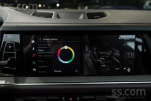 Melns Porsche Cayenne 2025 Rīga, ar dzinēja tilpumu 3.00 L un nobraukumu 17 tūkst. km par 94138 €, foto 25 vietnē AUTOMOTO.COM.LV