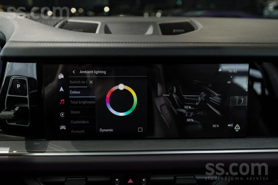 Melns Porsche Cayenne 2025 Rīga, ar dzinēja tilpumu 3.00 L un nobraukumu 17 tūkst. km par 94138 €, foto 25 vietnē AUTOMOTO.COM.LV