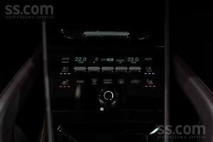 Melns Porsche Cayenne 2025 Rīga, ar dzinēja tilpumu 3.00 L un nobraukumu 17 tūkst. km par 94138 €, foto 27 vietnē AUTOMOTO.COM.LV