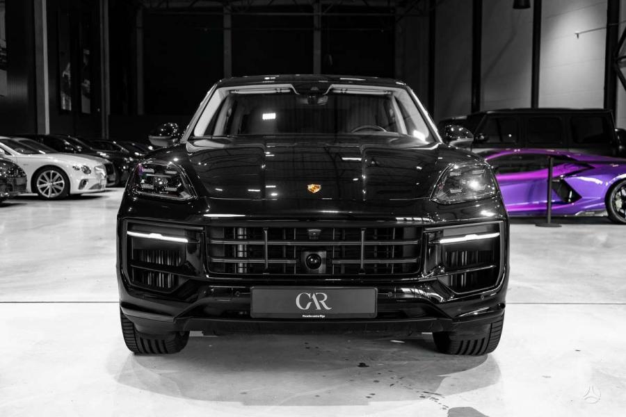 Melns Porsche Cayenne 2025 Rīga, ar dzinēja tilpumu 3.00 L un nobraukumu 17 tūkst. km par 94138 €, foto 3 vietnē AUTOMOTO.COM.LV