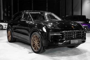 Melns Porsche Cayenne 2025 Rīga, ar dzinēja tilpumu 3.00 L un nobraukumu 17 tūkst. km par 94138 €, foto 4 vietnē AUTOMOTO.COM.LV