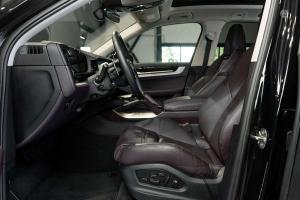Melns Porsche Cayenne 2025 Rīga, ar dzinēja tilpumu 3.00 L un nobraukumu 17 tūkst. km par 94138 €, foto 9 vietnē AUTOMOTO.COM.LV