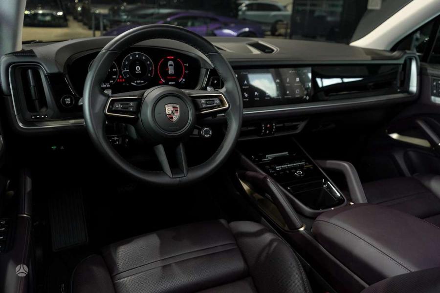 Melns Porsche Cayenne 2025 Rīga, ar dzinēja tilpumu 3.00 L un nobraukumu 17 tūkst. km par 94138 €, foto 11 vietnē AUTOMOTO.COM.LV