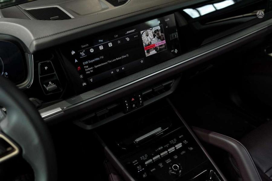 Melns Porsche Cayenne 2025 Rīga, ar dzinēja tilpumu 3.00 L un nobraukumu 17 tūkst. km par 94138 €, foto 21 vietnē AUTOMOTO.COM.LV