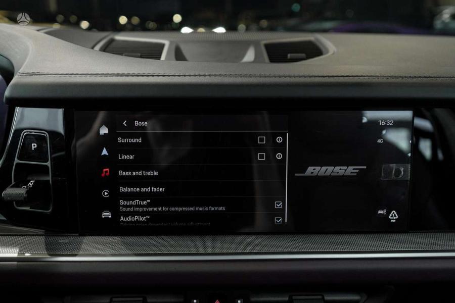 Melns Porsche Cayenne 2025 Rīga, ar dzinēja tilpumu 3.00 L un nobraukumu 17 tūkst. km par 94138 €, foto 24 vietnē AUTOMOTO.COM.LV