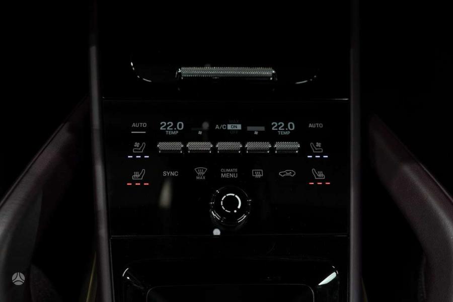 Melns Porsche Cayenne 2025 Rīga, ar dzinēja tilpumu 3.00 L un nobraukumu 17 tūkst. km par 94138 €, foto 27 vietnē AUTOMOTO.COM.LV