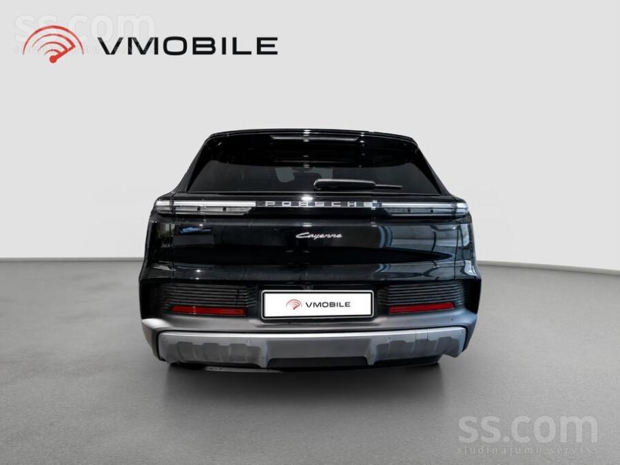 Melns Porsche Cayenne 2026 Rīga, ar dzinēja tilpumu 3.00 L un nobraukumu 9 tūkst. km par 124890 €, foto 5 vietnē AUTOMOTO.COM.LV