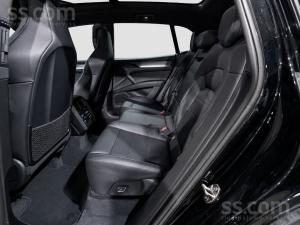 Melns Porsche Cayenne 2026 Rīga, ar dzinēja tilpumu 3.00 L un nobraukumu 9 tūkst. km par 124890 €, foto 12 vietnē AUTOMOTO.COM.LV