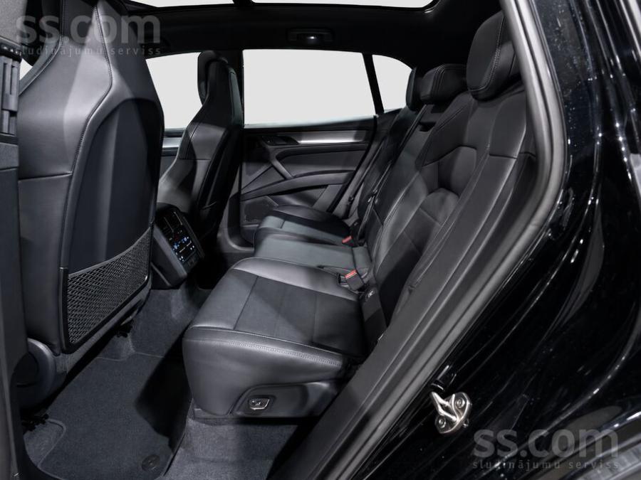 Melns Porsche Cayenne 2026 Rīga, ar dzinēja tilpumu 3.00 L un nobraukumu 9 tūkst. km par 124890 €, foto 12 vietnē AUTOMOTO.COM.LV