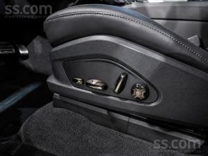 Melns Porsche Cayenne 2026 Rīga, ar dzinēja tilpumu 3.00 L un nobraukumu 9 tūkst. km par 124890 €, foto 14 vietnē AUTOMOTO.COM.LV