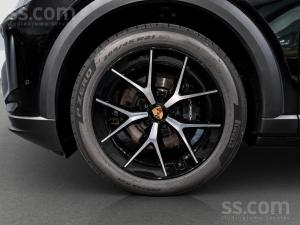 Melns Porsche Cayenne 2026 Rīga, ar dzinēja tilpumu 3.00 L un nobraukumu 9 tūkst. km par 124890 €, foto 16 vietnē AUTOMOTO.COM.LV