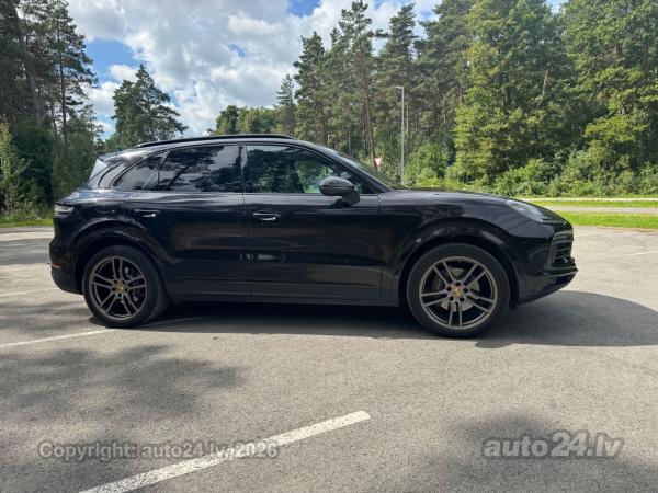 Melns Porsche Cayenne 2018 Tallina, ar dzinēja tilpumu 3.00 L un nobraukumu 109 tūkst. km par 42900 €, foto 1 vietnē AUTOMOTO.COM.LV