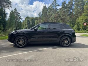 Black Porsche Cayenne 2018 in Tallinn, with an engine capacity of 3.00 L and mileage of 109 thousand km for 42900 €, photo 3 on AUTOMOTO.COM.LV