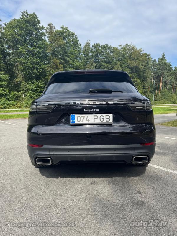 Melns Porsche Cayenne 2018 Tallina, ar dzinēja tilpumu 3.00 L un nobraukumu 109 tūkst. km par 42900 €, foto 5 vietnē AUTOMOTO.COM.LV