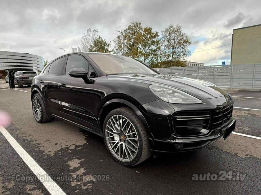Melns Porsche Cayenne 2019 Tallina, ar dzinēja tilpumu 4.00 L un nobraukumu 79 tūkst. km par 93000 €, foto 3 vietnē AUTOMOTO.COM.LV
