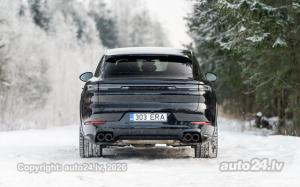Melns Porsche Cayenne 2025 Tallina, ar dzinēja tilpumu 3.00 L un nobraukumu 20 tūkst. km par 129000 €, foto 7 vietnē AUTOMOTO.COM.LV