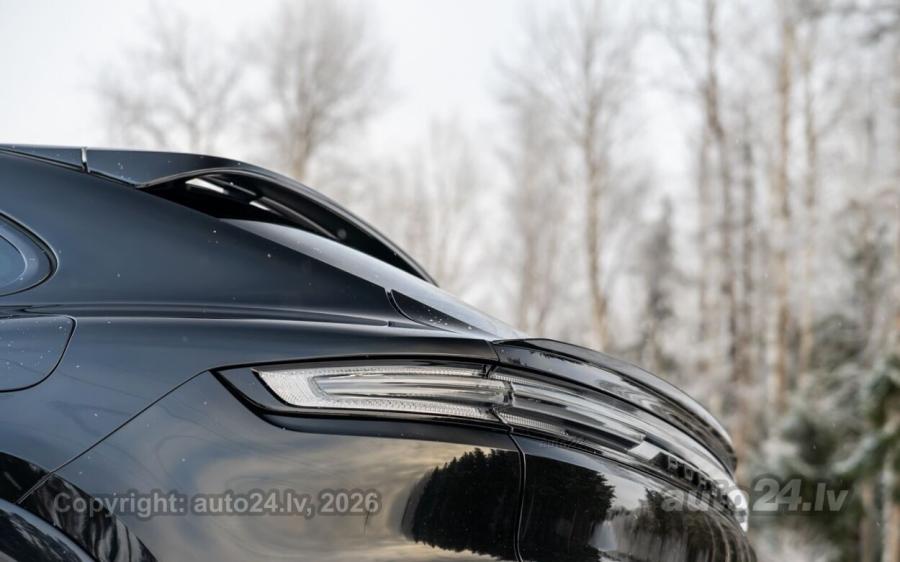 Melns Porsche Cayenne 2025 Tallina, ar dzinēja tilpumu 3.00 L un nobraukumu 20 tūkst. km par 129000 €, foto 15 vietnē AUTOMOTO.COM.LV