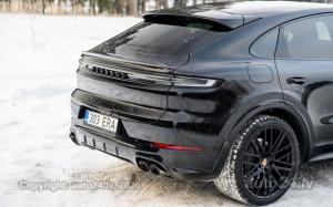 Melns Porsche Cayenne 2025 Tallina, ar dzinēja tilpumu 3.00 L un nobraukumu 20 tūkst. km par 129000 €, foto 16 vietnē AUTOMOTO.COM.LV