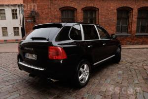 Черный Порше Каен 2005 в Рига, объемом двигателя 4.50 л и пробегом 232 тыс. км за 6300 €, фото 5 на AUTOMOTO.COM.LV