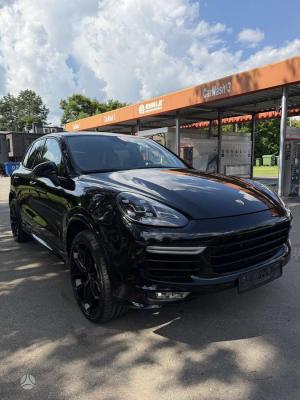 Black Porsche Cayenne 2017 in Kaunas, with an engine capacity of 3.00 L and mileage of 150 thousand km for 29800 €, photo  on AUTOMOTO.COM.LV