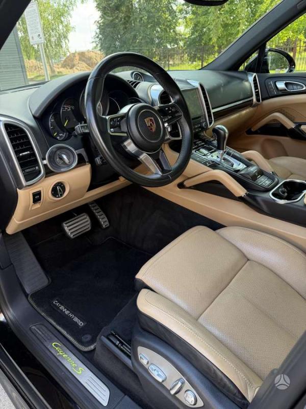 Melns Porsche Cayenne 2017 Kauņa, ar dzinēja tilpumu 3.00 L un nobraukumu 150 tūkst. km par 29800 €, foto 7 vietnē AUTOMOTO.COM.LV