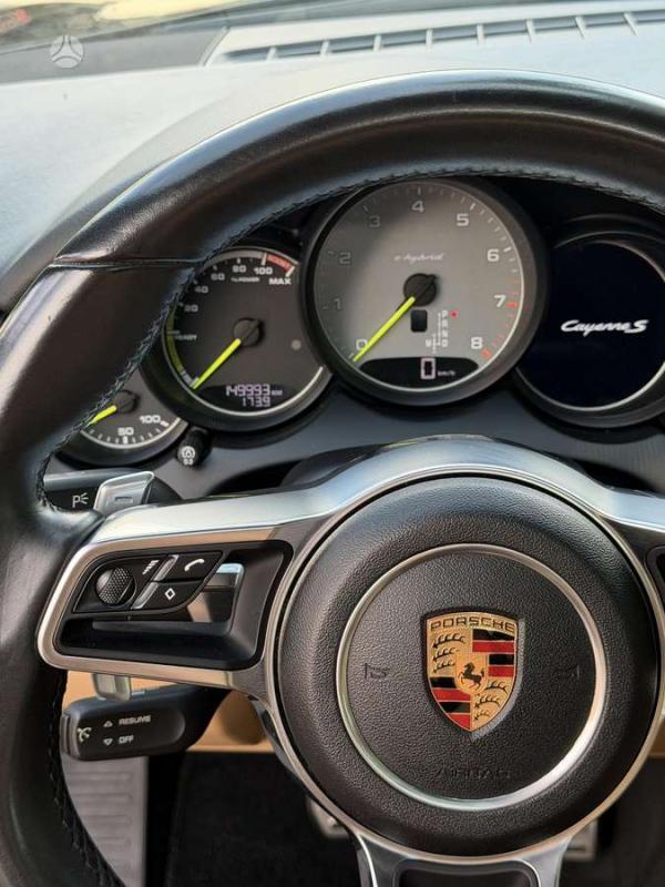 Melns Porsche Cayenne 2017 Kauņa, ar dzinēja tilpumu 3.00 L un nobraukumu 150 tūkst. km par 29800 €, foto 10 vietnē AUTOMOTO.COM.LV