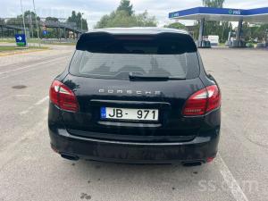 Black Porsche Cayenne 2012 in Riga, with an engine capacity of 3.00 L and mileage of 285 thousand km for 8650 €, photo  on AUTOMOTO.COM.LV