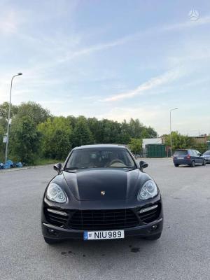 Black Porsche Cayenne 2013 in Klaipeda, with an engine capacity of 4.80 L and mileage of 195 thousand km for 13200 €, photo 3 on AUTOMOTO.COM.LV