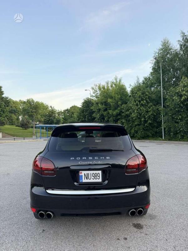 Melns Porsche Cayenne 2013 Klaipėda, ar dzinēja tilpumu 4.80 L un nobraukumu 195 tūkst. km par 13200 €, foto 6 vietnē AUTOMOTO.COM.LV