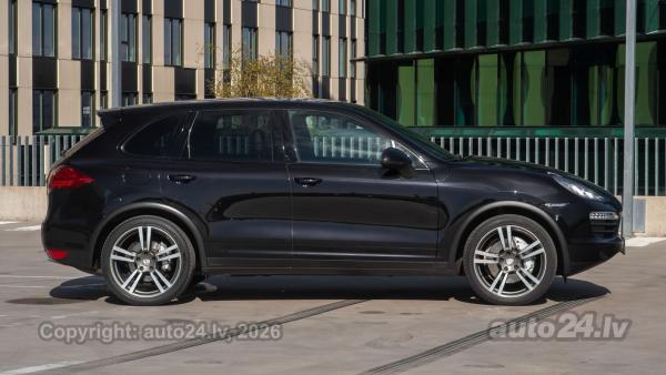 Black Porsche Cayenne 2010 in Keila, with an engine capacity of 4.80 L and mileage of 210 thousand km for 15900 €, photo 3 on AUTOMOTO.COM.LV
