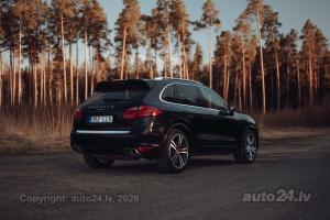 Black Porsche Cayenne 2012 in Parnu, with an engine capacity of 3.00 L and mileage of 287 thousand km for 16500 €, photo 4 on AUTOMOTO.COM.LV