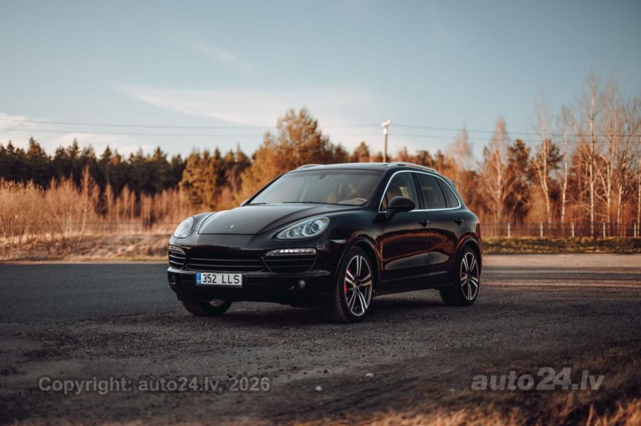 Black Porsche Cayenne 2012 in Parnu, with an engine capacity of 3.00 L and mileage of 287 thousand km for 16500 €, photo 5 on AUTOMOTO.COM.LV