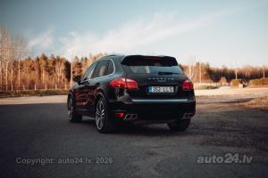 Black Porsche Cayenne 2012 in Parnu, with an engine capacity of 3.00 L and mileage of 287 thousand km for 16500 €, photo 7 on AUTOMOTO.COM.LV