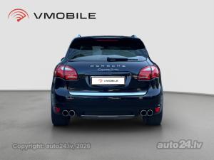 Black Porsche Cayenne 2012 in Riga, with an engine capacity of 4.80 L and mileage of 74 thousand km for 29990 €, photo 5 on AUTOMOTO.COM.LV