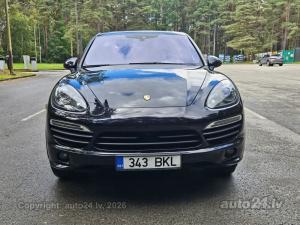 Black Porsche Cayenne 2013 in Tallinn, with an engine capacity of 4.10 L and mileage of 252 thousand km for 25999 €, photo  on AUTOMOTO.COM.LV