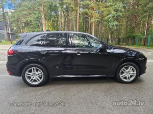Melns Porsche Cayenne 2013 Tallina, ar dzinēja tilpumu 4.10 L un nobraukumu 252 tūkst. km par 25999 €, foto 5 vietnē AUTOMOTO.COM.LV