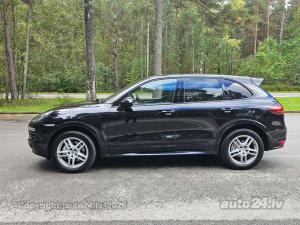 Melns Porsche Cayenne 2013 Tallina, ar dzinēja tilpumu 4.10 L un nobraukumu 252 tūkst. km par 25999 €, foto 10 vietnē AUTOMOTO.COM.LV
