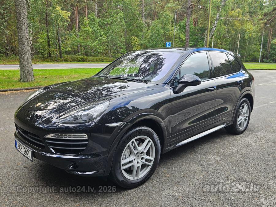 Melns Porsche Cayenne 2013 Tallina, ar dzinēja tilpumu 4.10 L un nobraukumu 252 tūkst. km par 25999 €, foto 11 vietnē AUTOMOTO.COM.LV