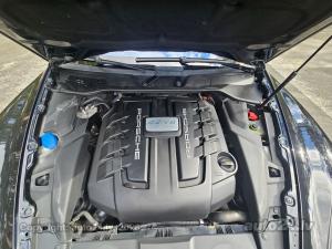 Melns Porsche Cayenne 2013 Tallina, ar dzinēja tilpumu 4.10 L un nobraukumu 252 tūkst. km par 25999 €, foto 12 vietnē AUTOMOTO.COM.LV