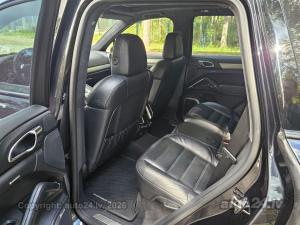 Melns Porsche Cayenne 2013 Tallina, ar dzinēja tilpumu 4.10 L un nobraukumu 252 tūkst. km par 25999 €, foto 20 vietnē AUTOMOTO.COM.LV