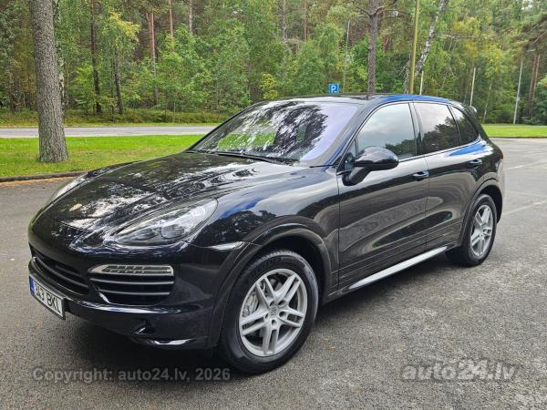 Porsche Cayenne 2013 in Tallinn on AUTOMOTO.COM.LV Black Porsche Cayenne 2013 in Tallinn, with an engine capacity of 4.10 L and mileage of 252 thousand km for 25999 €, photo 11 on AUTOMOTO.COM.LV