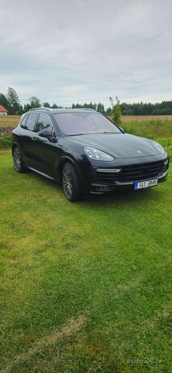 Melns Porsche Cayenne 2014 Tallina, ar dzinēja tilpumu 4.80 L un nobraukumu 118 tūkst. km par 35000 €, foto 3 vietnē AUTOMOTO.COM.LV