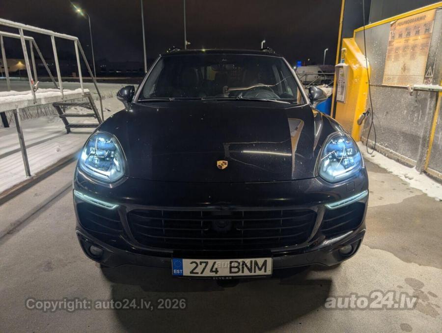 Melns Porsche Cayenne 2015 Tallina, ar dzinēja tilpumu 3.00 L un nobraukumu 162 tūkst. km par 29900 €, foto 2 vietnē AUTOMOTO.COM.LV