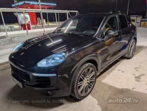 Melns Porsche Cayenne 2015 Tallina, ar dzinēja tilpumu 3.00 L un nobraukumu 162 tūkst. km par 29900 €, foto 3 vietnē AUTOMOTO.COM.LV