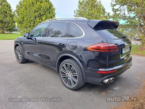 Black Porsche Cayenne 2015 in Tallinn, with an engine capacity of 3.00 L and mileage of 337 thousand km for 19990 €, photo 7 on AUTOMOTO.COM.LV
