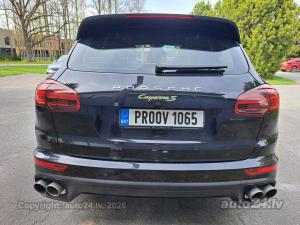 Black Porsche Cayenne 2015 in Tallinn, with an engine capacity of 3.00 L and mileage of 337 thousand km for 19990 €, photo 8 on AUTOMOTO.COM.LV