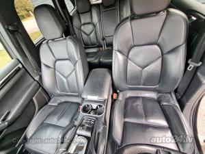 Black Porsche Cayenne 2015 in Tallinn, with an engine capacity of 3.00 L and mileage of 337 thousand km for 19990 €, photo 14 on AUTOMOTO.COM.LV