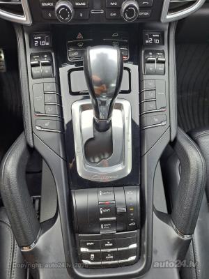Black Porsche Cayenne 2015 in Tallinn, with an engine capacity of 3.00 L and mileage of 337 thousand km for 19990 €, photo 17 on AUTOMOTO.COM.LV